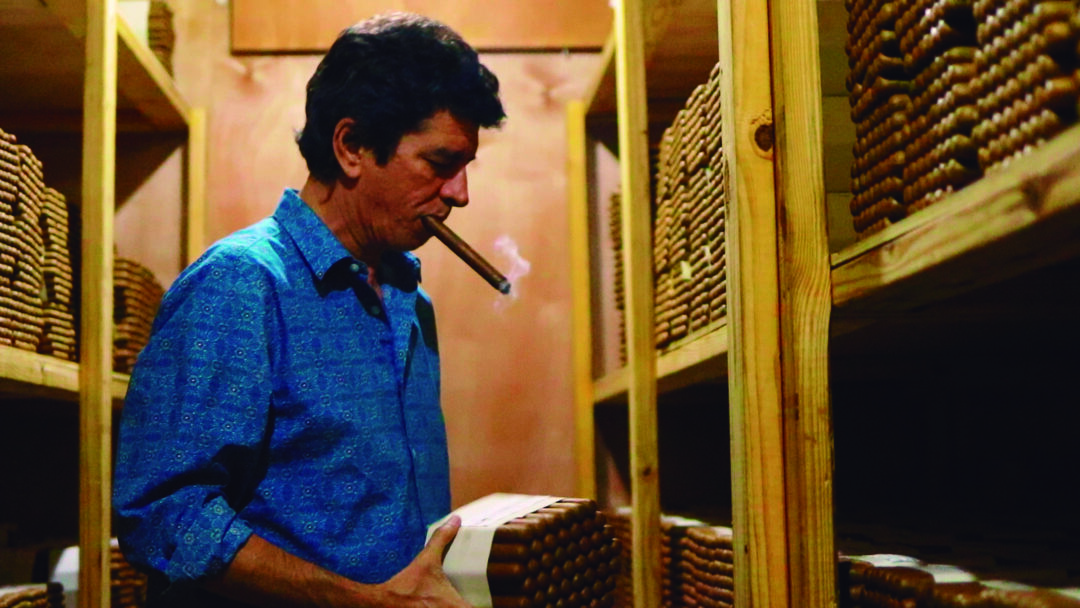 JOCHY BRANCO: UM CIGAR MAKER MODERNO - Caruso Lounge Blog